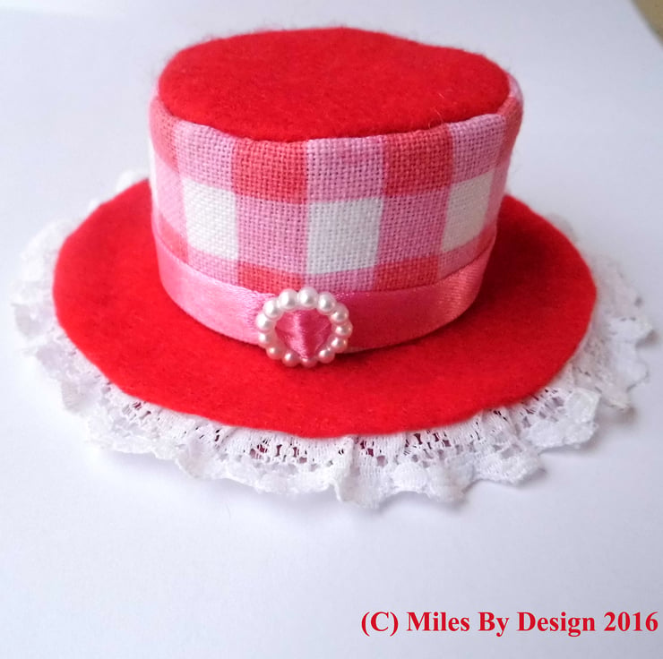 Red Bonnet Style Pin Cushion - Folksy