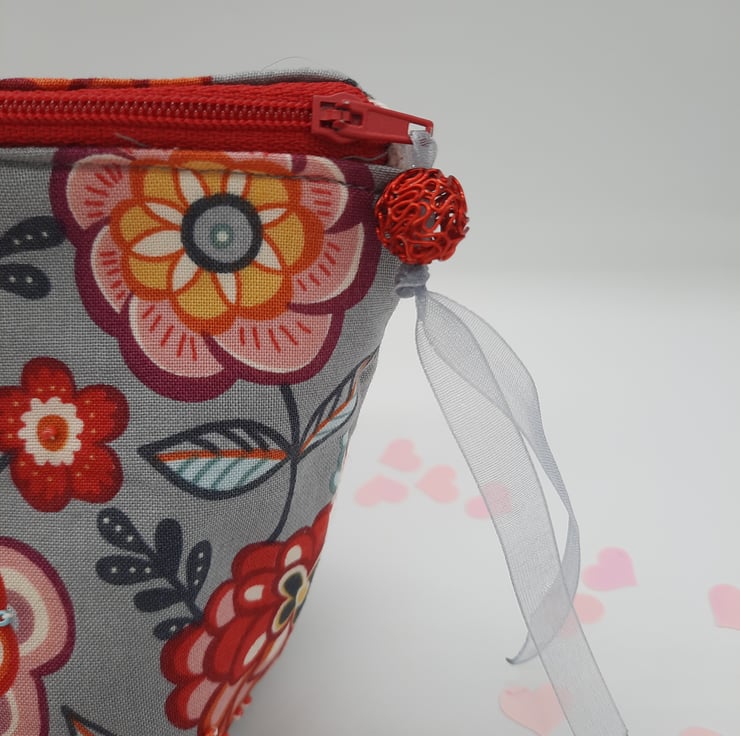 Makeup bag beaded flowers in grey. - Folksy