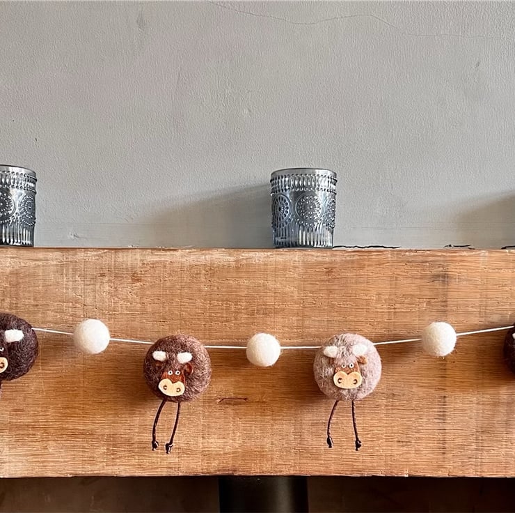 Highland Cow Garland, felted garland decoration... - Folksy