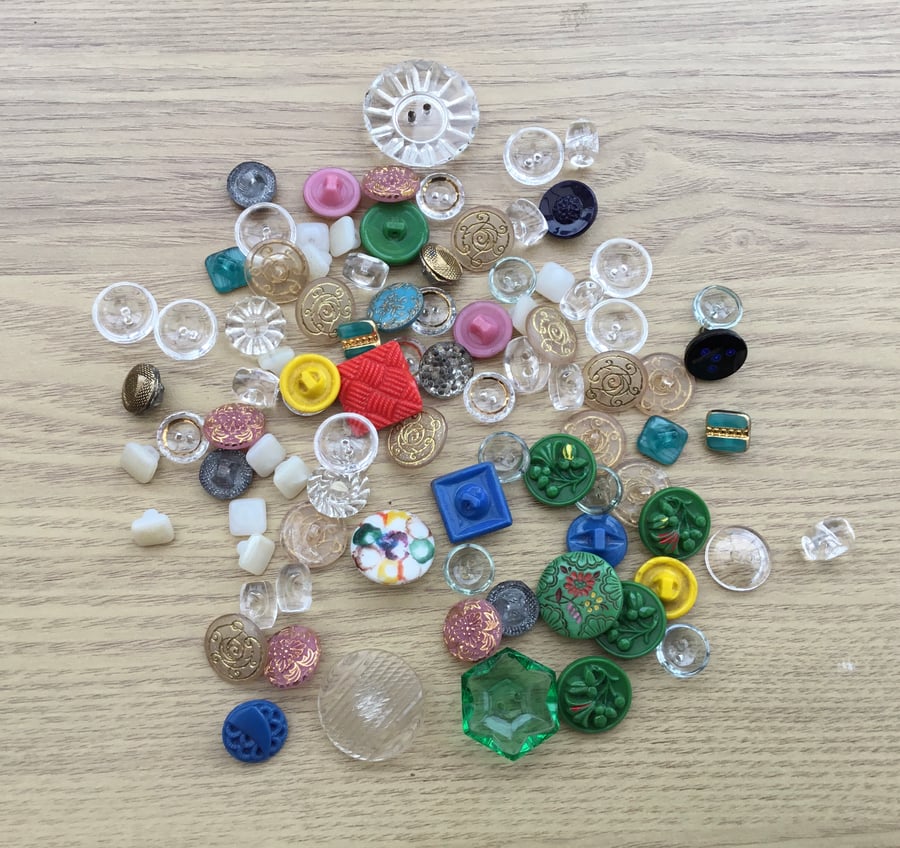 A Mixed Selection of Colourful Vintage Glass Bu... - Folksy