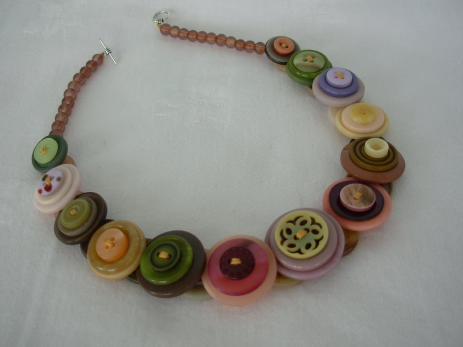 Button Necklace - Folksy