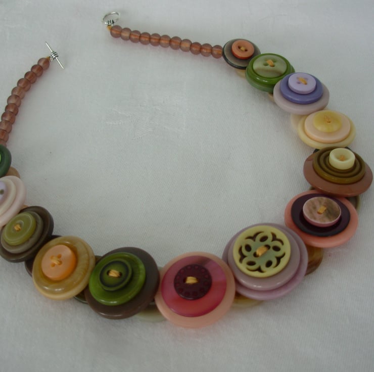Button Necklace - Folksy