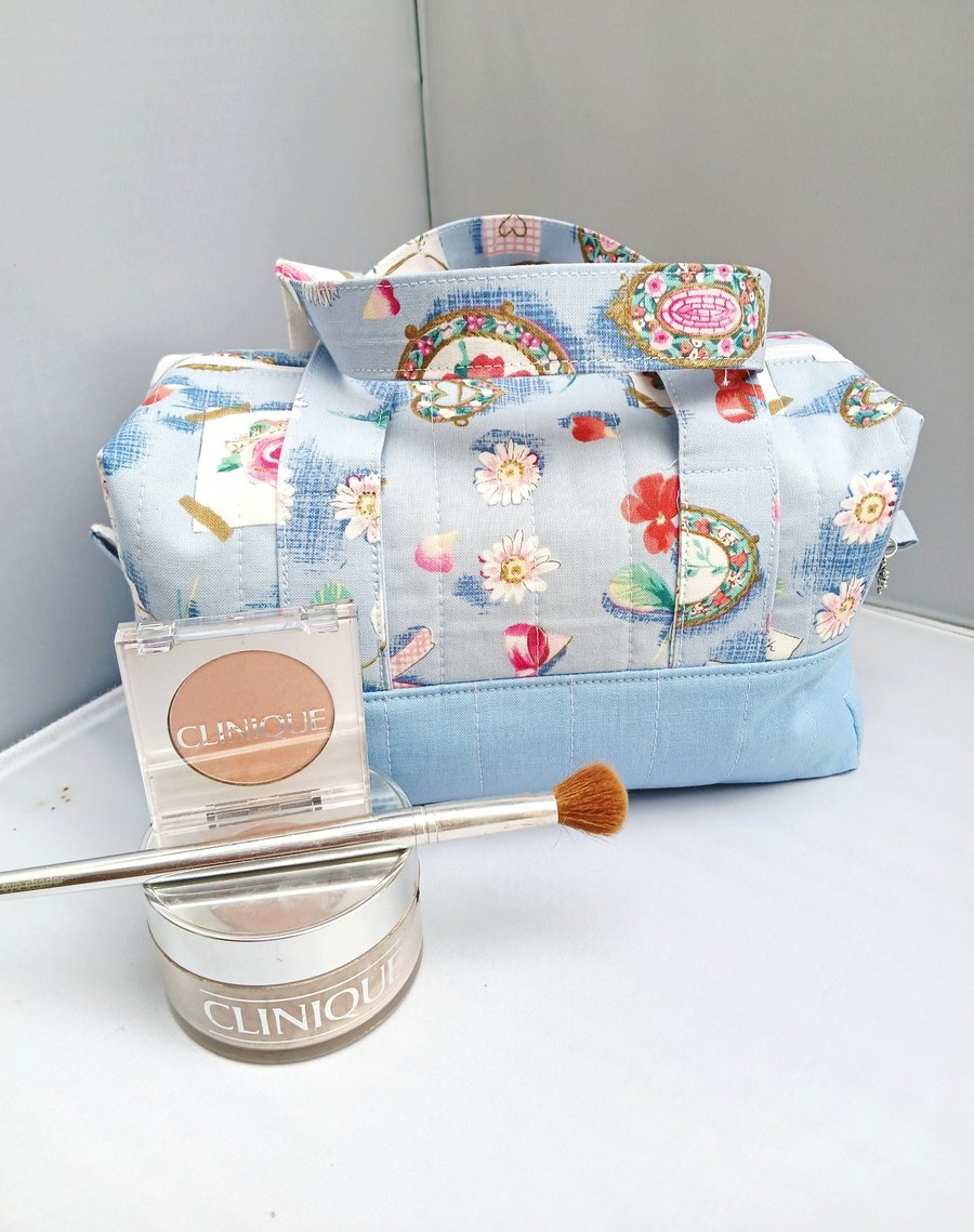 Bags, Box Shaped Make Up Bag , Zip and Handles,... - Folksy