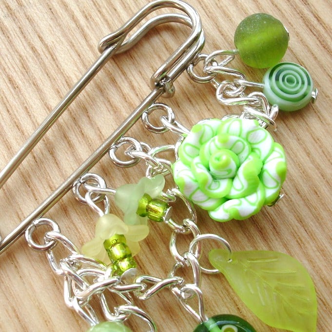 Green Chain and Bead Cascade Kilt Pin Brooch - Folksy