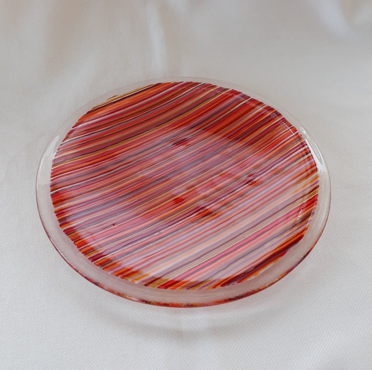Stripes in shades of red glass plate, 20cm roun... - Folksy