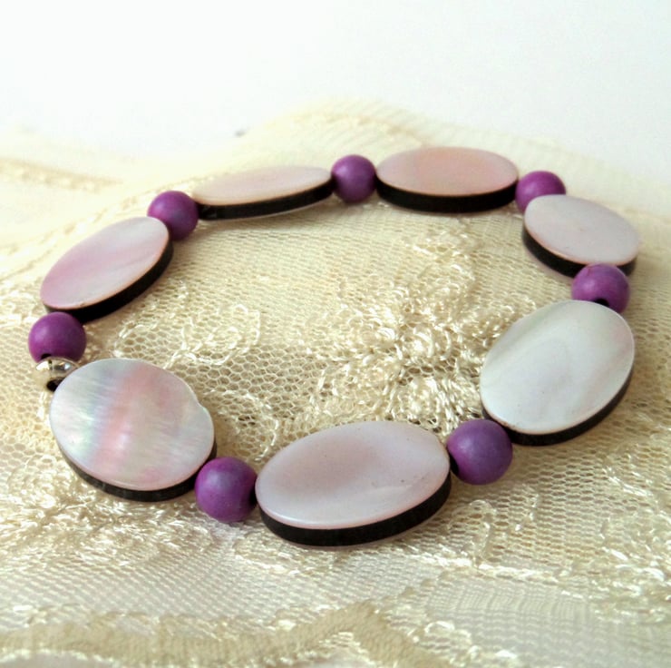 Blush pink shell stretchy bracelet - Folksy