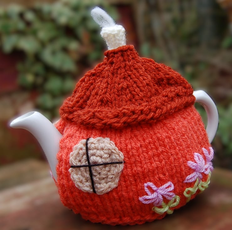 Knitted tea cosy - Country cottage design to f... - Folksy