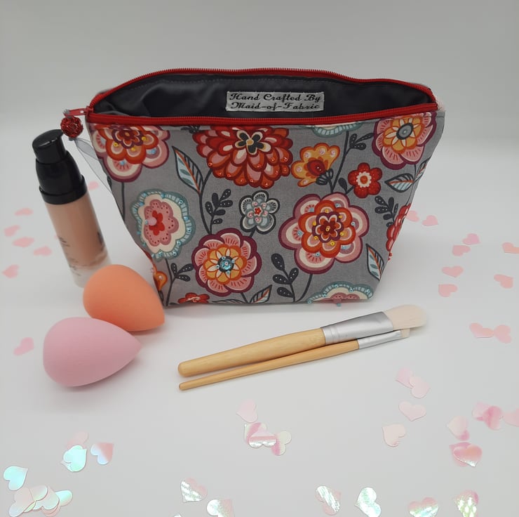 Makeup bag beaded flowers in grey. - Folksy
