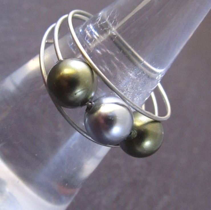 Green Shell Pearl Memory Wire Ring, Shell Pearl... - Folksy