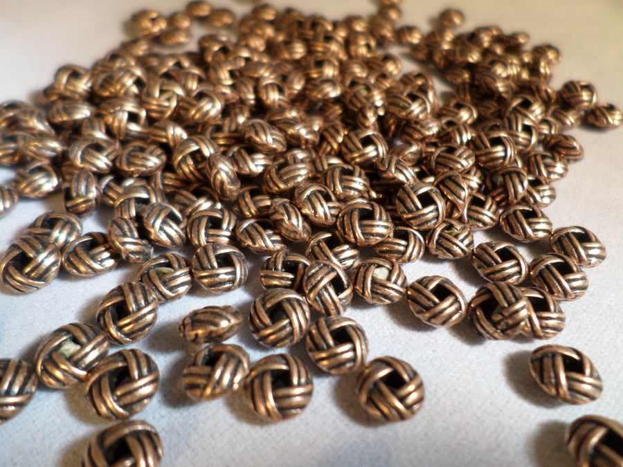 50 x Woven Knot Spacer Beads - 6mm - Red Copper - Folksy
