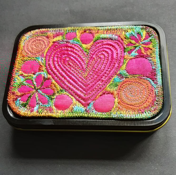 Sewing Notions Travel Sewing Tin - Folksy