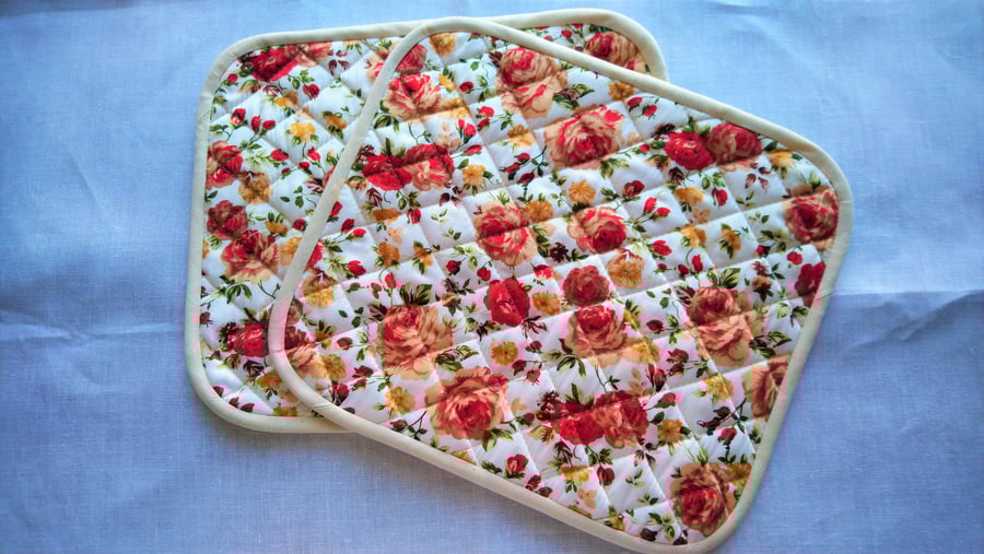 Placemats, A PAIR of Quilted Heat Resistant ma... - Folksy