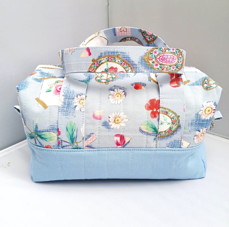 Bags, Box Shaped Make Up Bag , Zip and Handles,... - Folksy