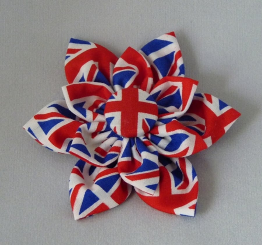 Brooch For The Queens Jubilee in Union Jack Fabric - Folksy