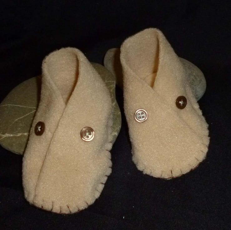 Handmade soft fleece baby booties or shoes - 0-... - Folksy