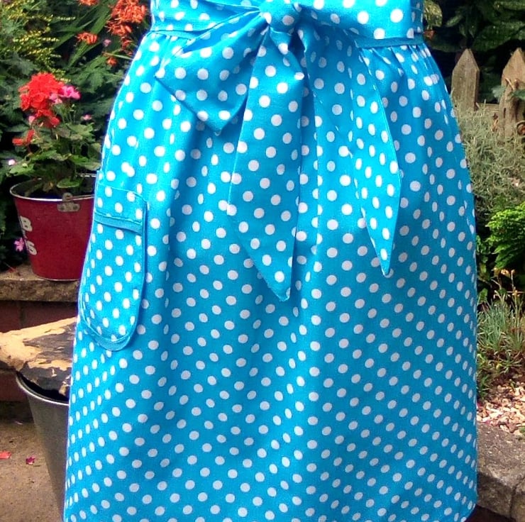 Half Apron Traditional Afternoon Tea Blue and W... - Folksy
