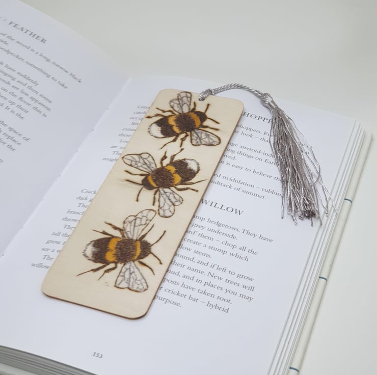 Bees wooden bookmark, pyrography gift for a bee... - Folksy