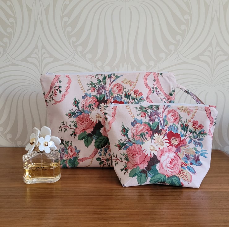 Vintage pink floral fabric large wash bag toile... - Folksy