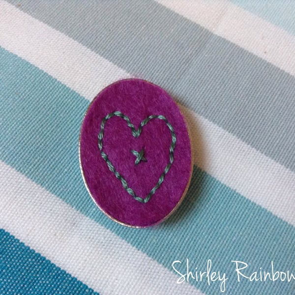 Felt embroidered heart badge - Folksy