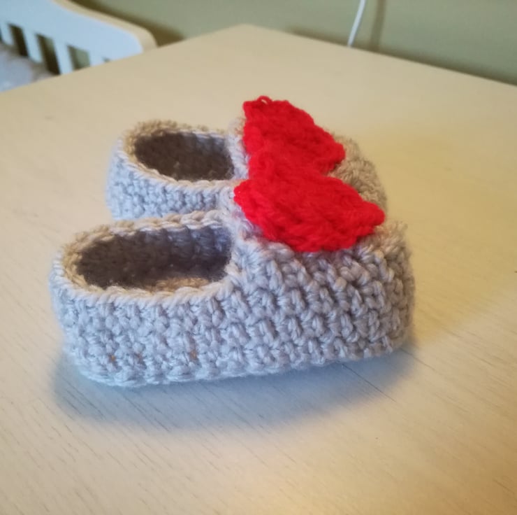 Crochet baby booties red heart applique - Folksy