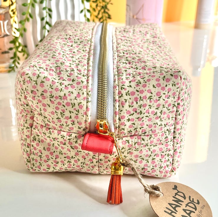Floral Print Box Shape Quilted Toiletry Bag - Folksy