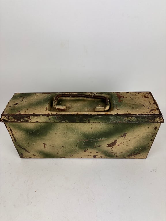 Basmilitaria | Two-tone camouflage MG34/42 ammo box "FJR6"