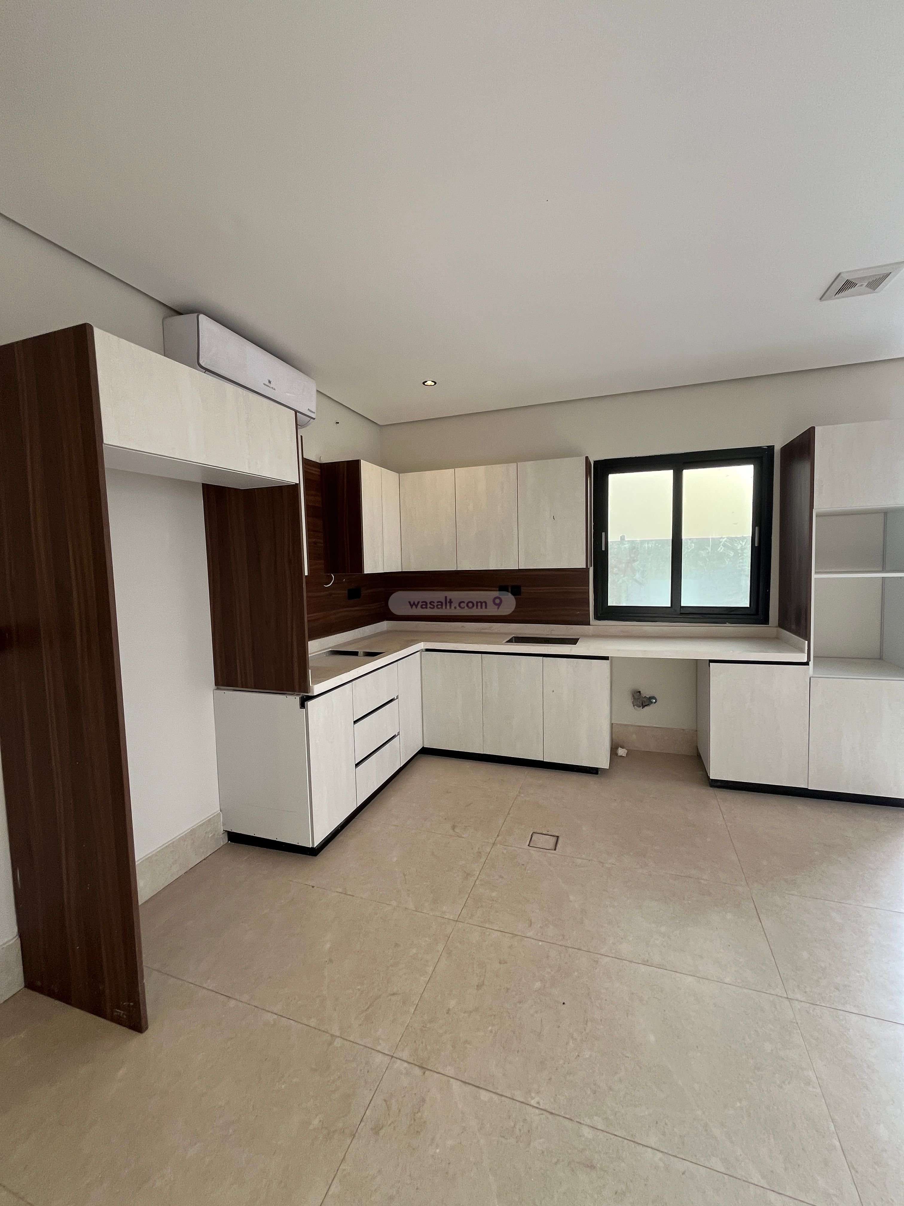 Apartment with 5 Bedrooms For Sale