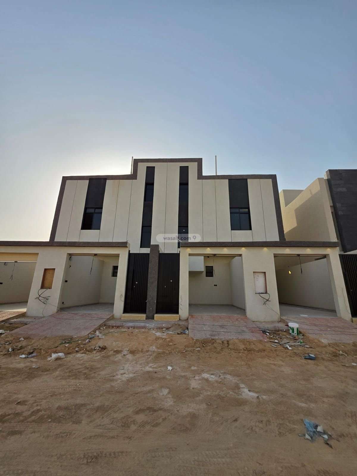 Floor 220 SQM with 4 Bedrooms For Sale
