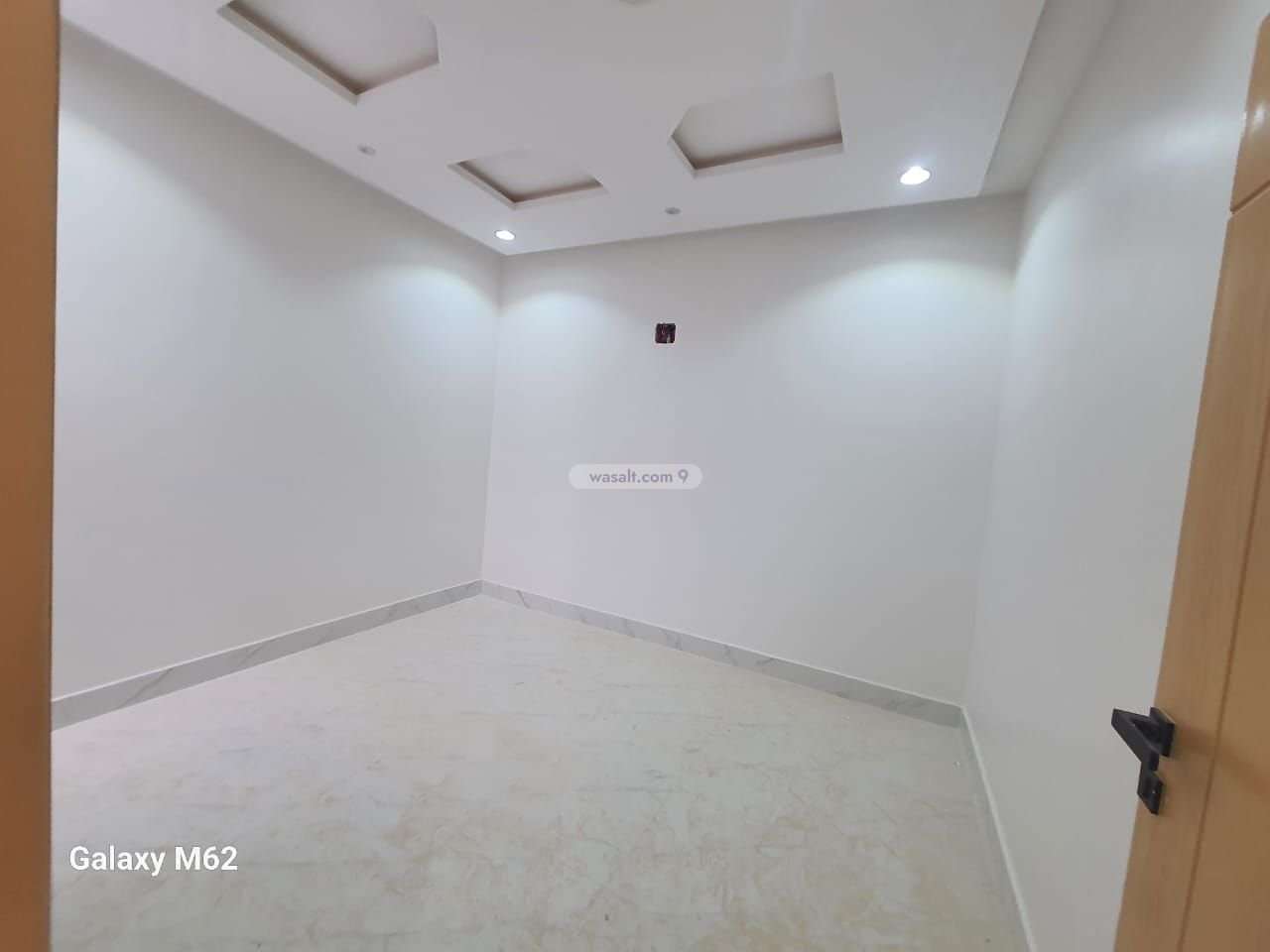 Floor 220 SQM with 5 Bedrooms For Sale