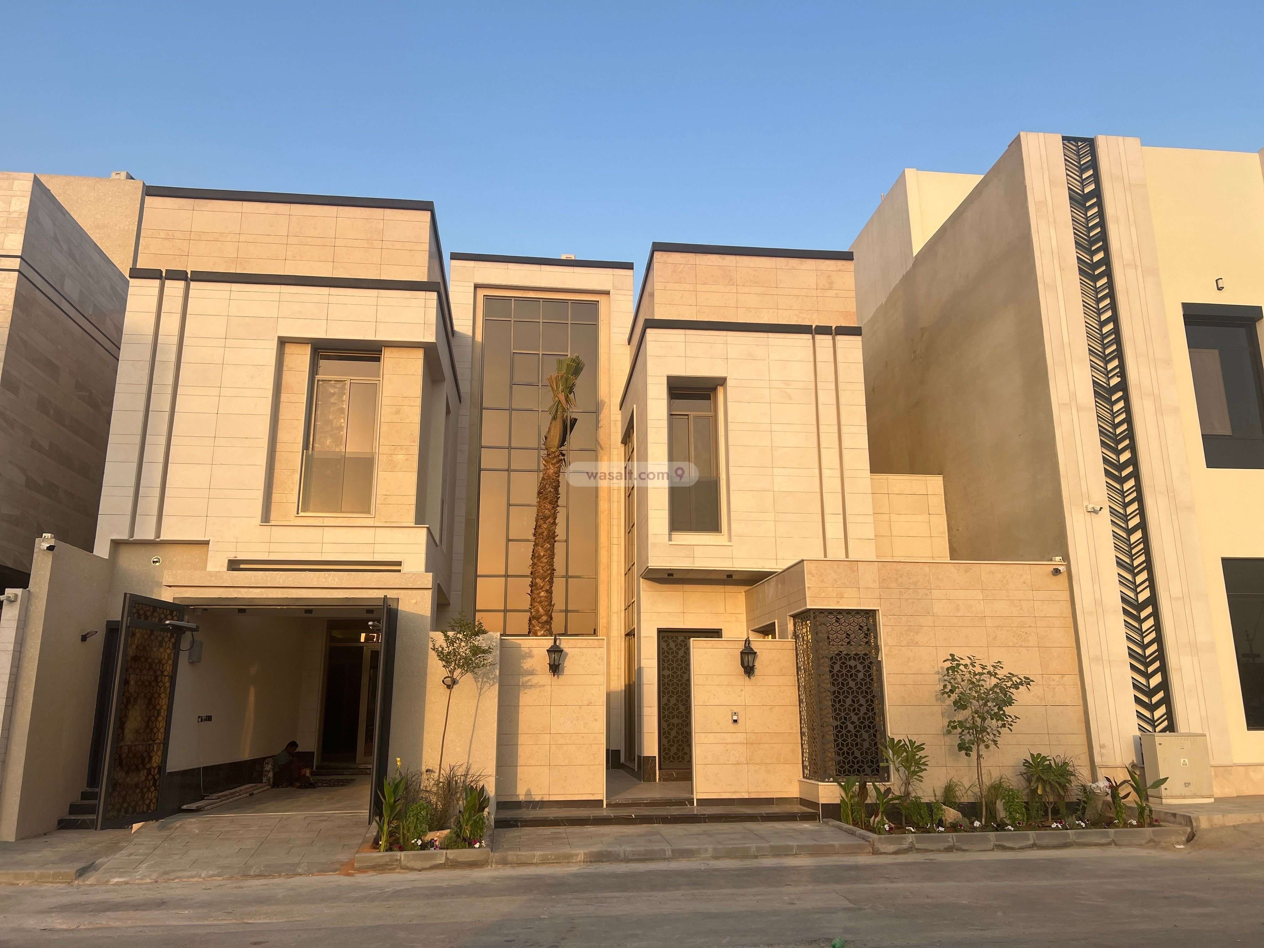 Villa 450 SQM Facing North West on 20m Width Street For Sale