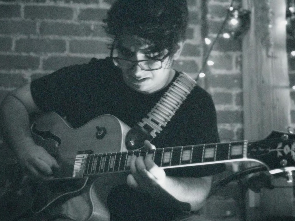 Private Guitar lessons with Michael Isacs