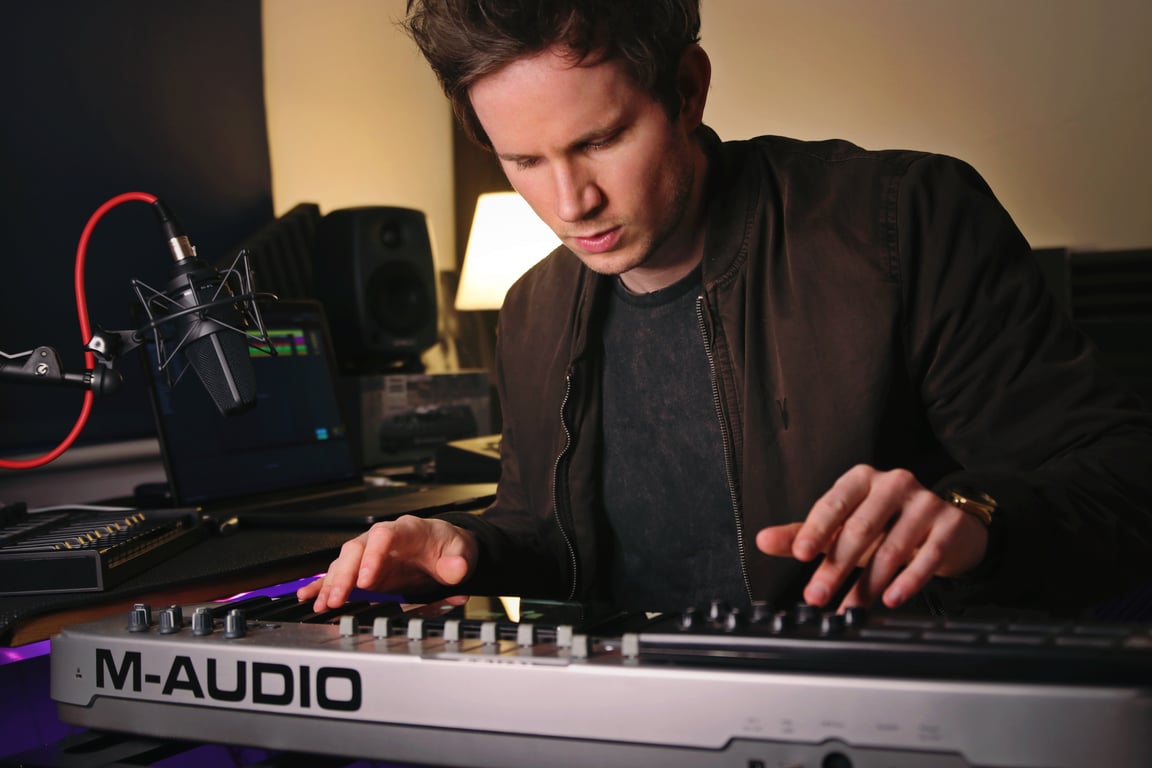 Electronic Music Production - Learn Music Production in Online Lessons ...