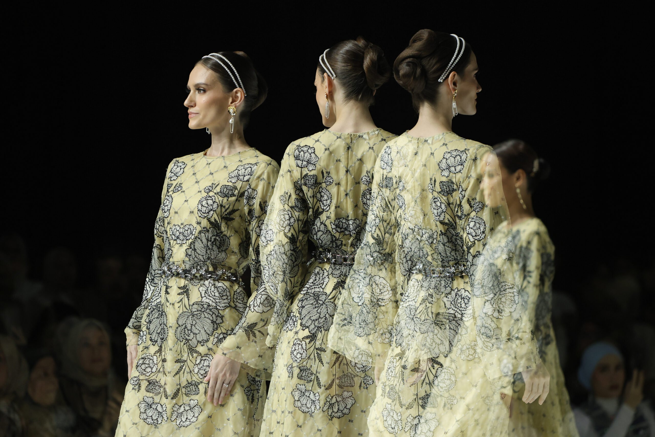 Khanaan Rilis Koleksi Atirah, Hasil Paduan Sutra dan Sulaman Bunga