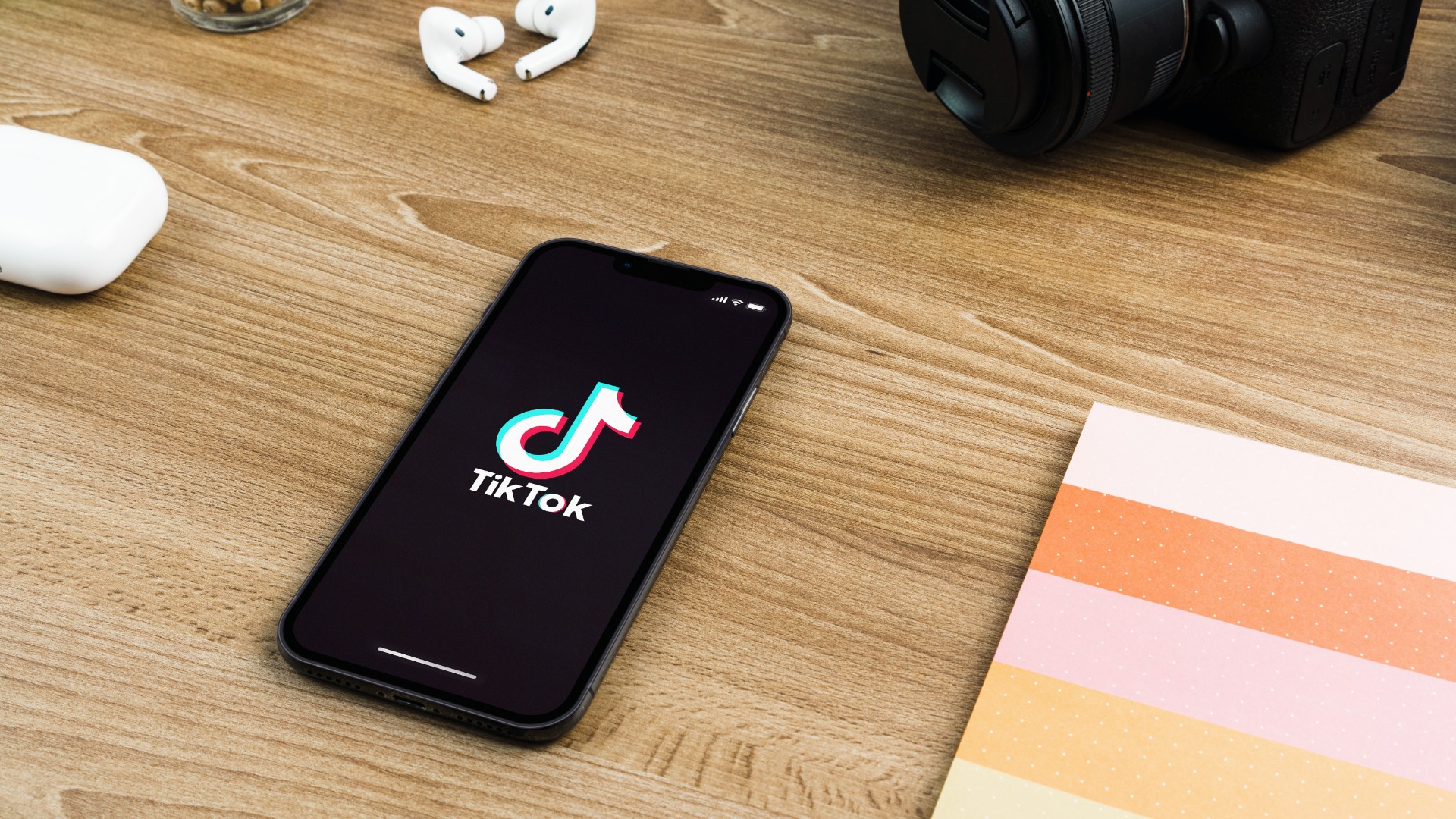 TikTok Uji Coba AI Song, AI untuk Buat Lagu dari Teks