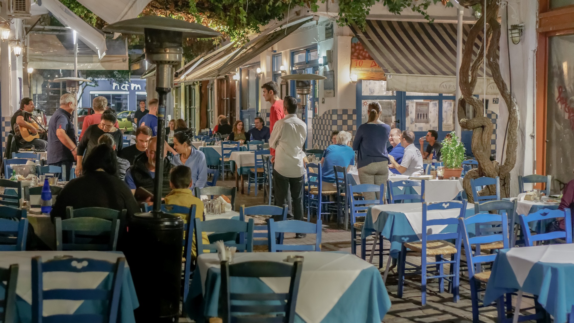 Bisnis Restoran dan Standar Usaha Restoran yang Harus Dipenuhi