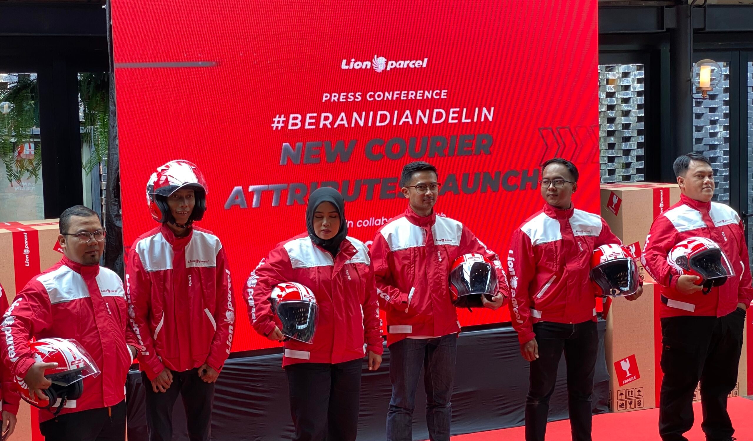 Peduli Keselamatan Kurir, Lion Parcel Hadirkan Riding Gear Khusus