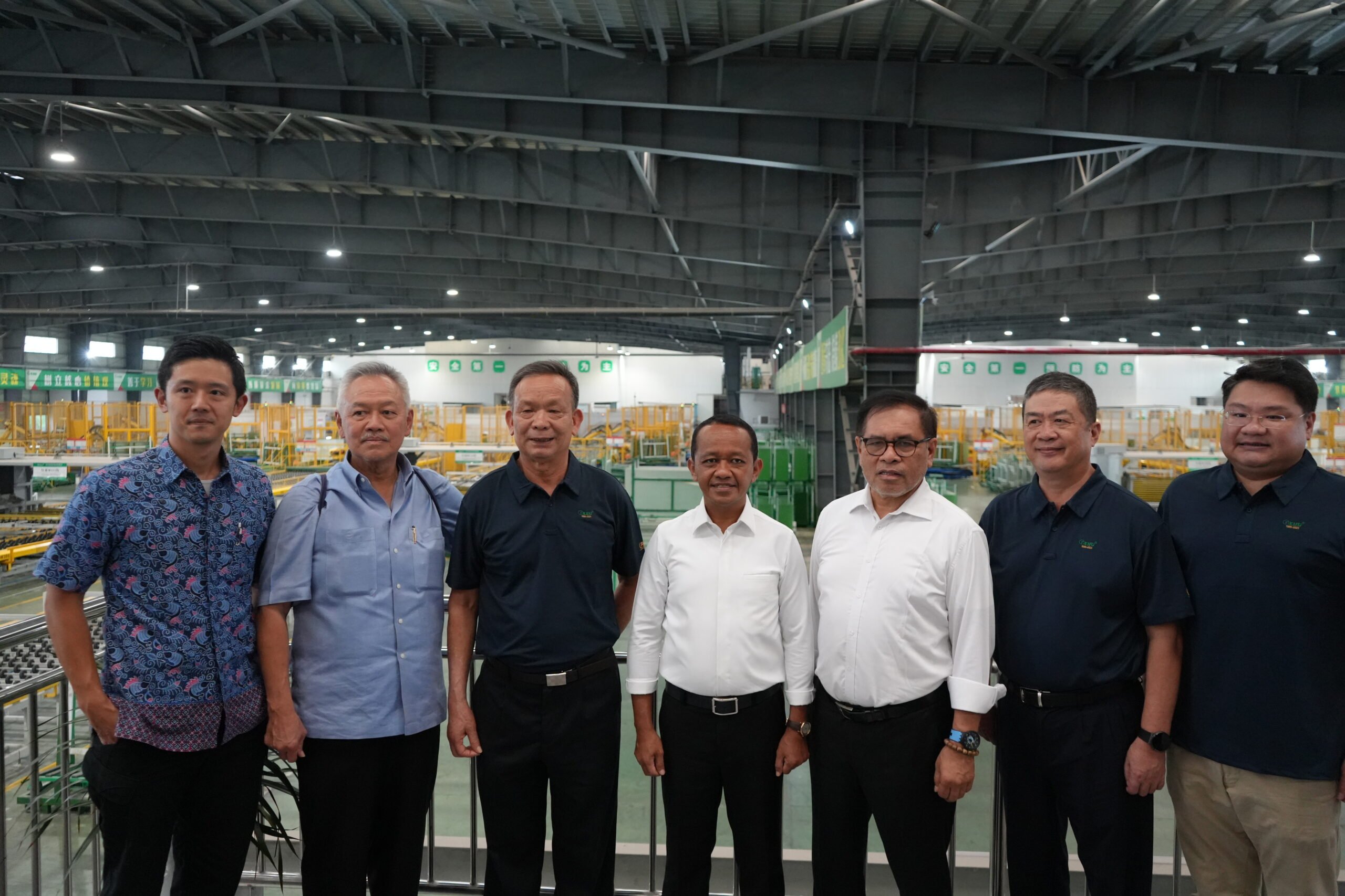 Kunjungi Cina, Bahlil Pastikan Xinyi Group Bangun Pabrik di Batam