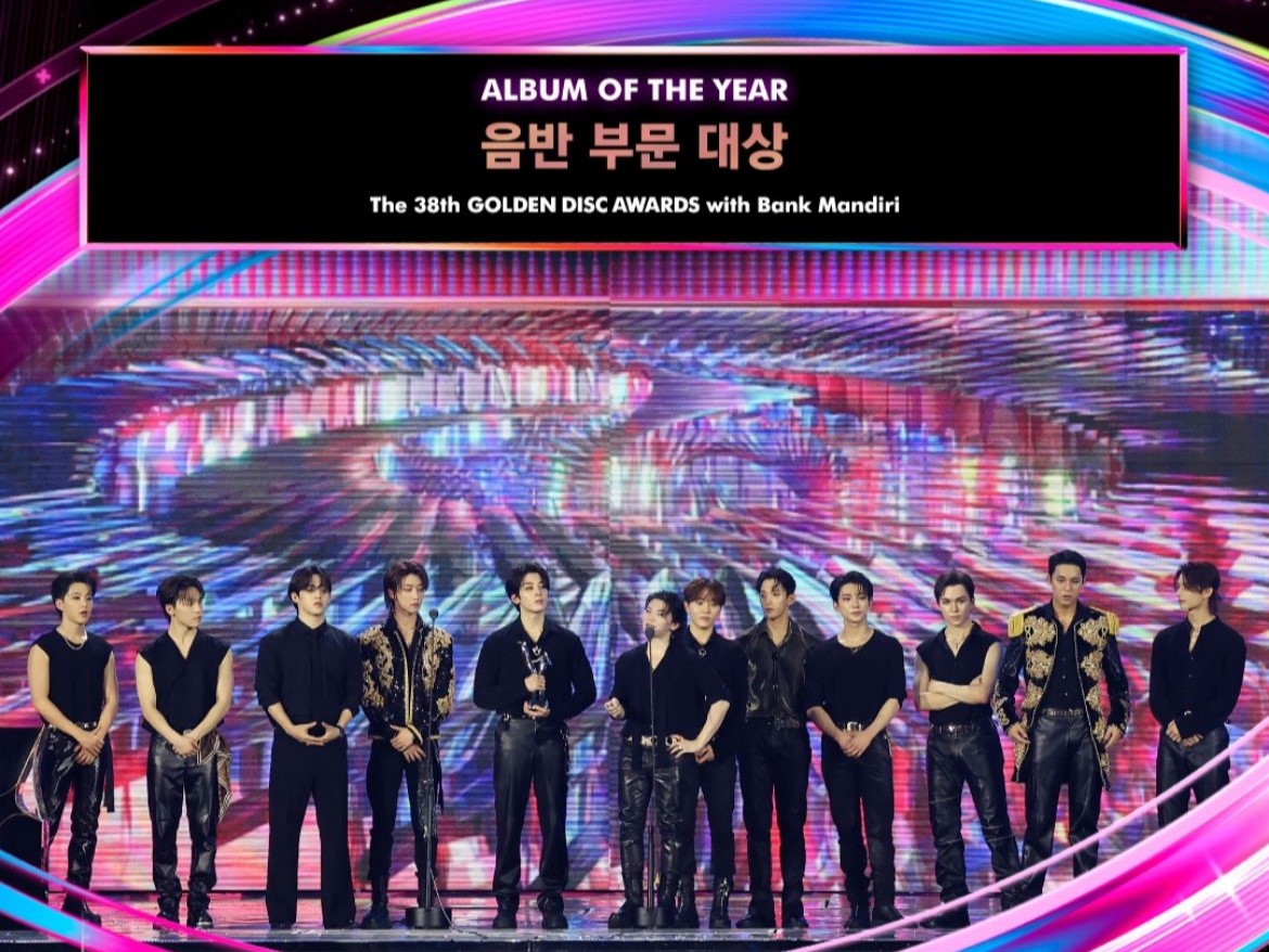 SEVENTEEN Raih Daesang di Golden Disc Awards 2024