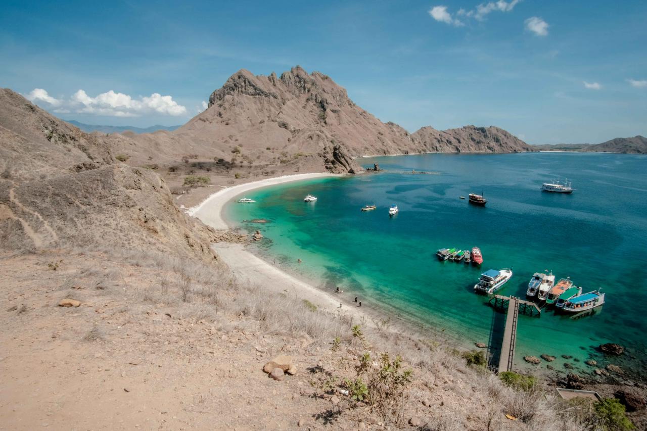 Pesona Pulau Padar, Surga Tersembunyi di Taman Nasional Komodo