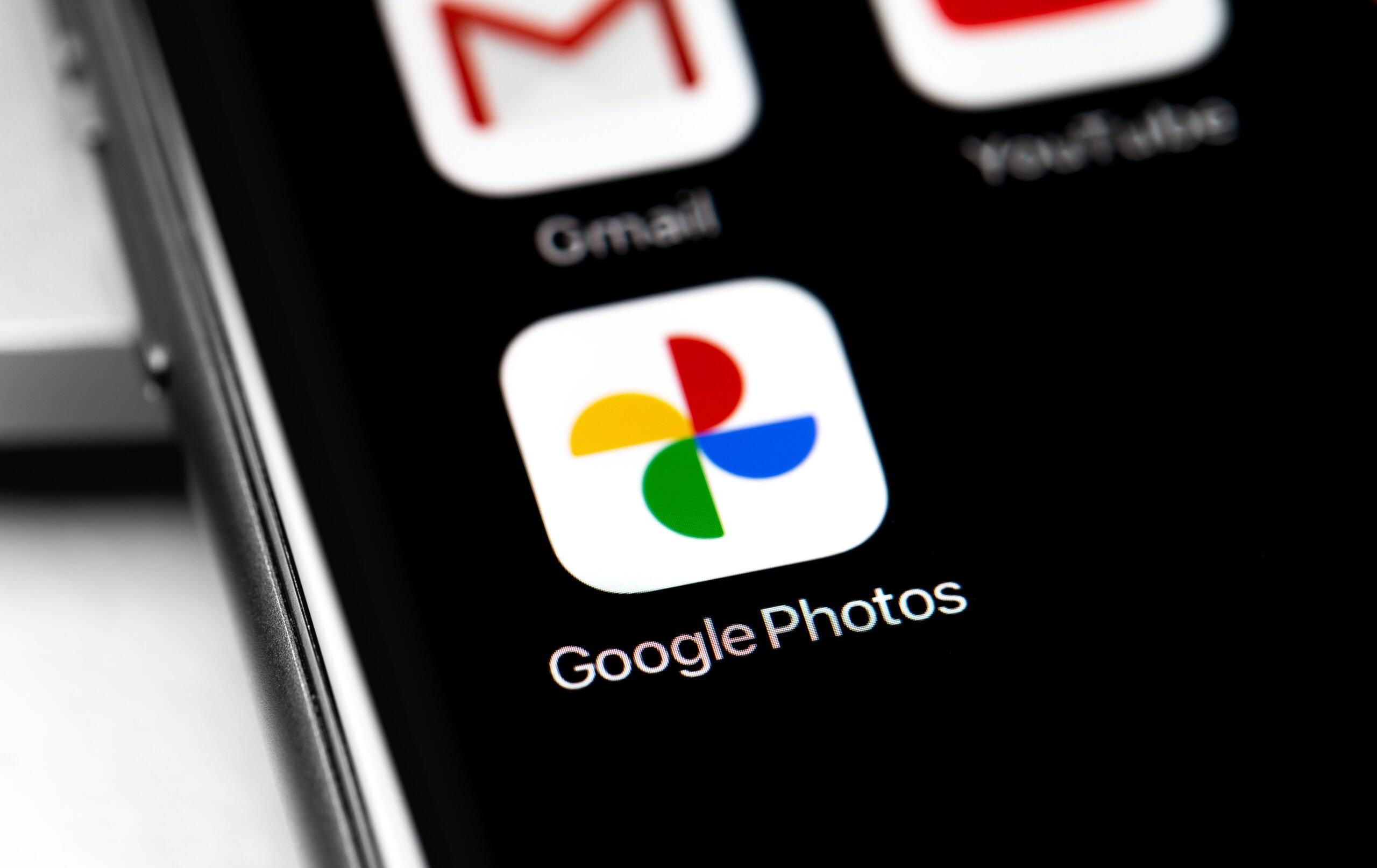 Pengguna Google Photos Kini Bisa Buat Meme dari Foto Sendiri