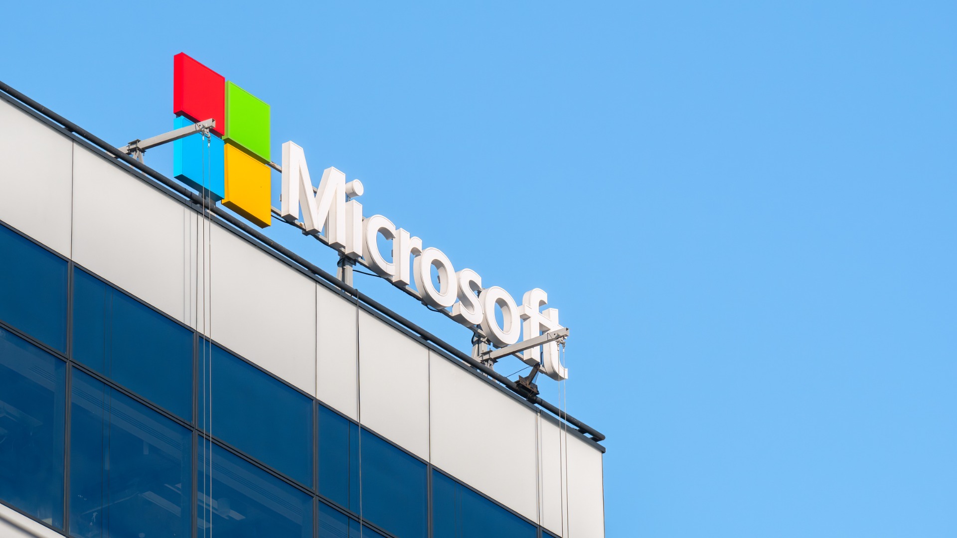Bangun Infrastruktur Cloud dan AI, Microsoft Investasikan US$ 1,7 Miliar di Indonesia