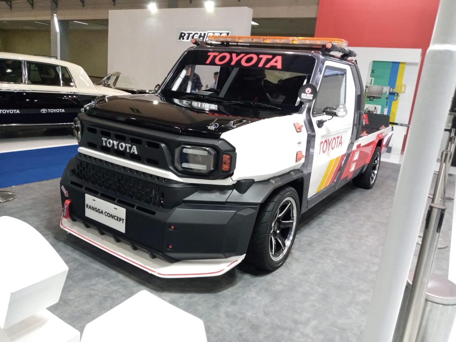 Beri Inspirasi Modif Mobil Komersial, Toyota Bawa Rangga Concept di IMX