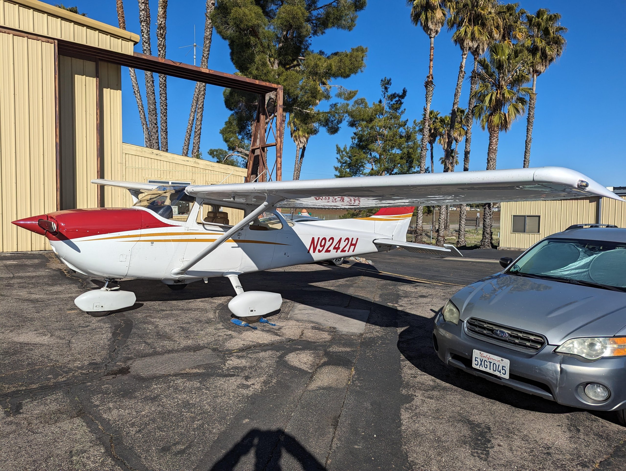 N9242H - Cessna Skyhawk (172M) | Plus One Flyers