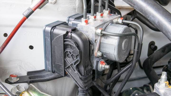 Symptômes D'un Module ABS Défectueux - Codes OBD OBD II Codes De Panne ...