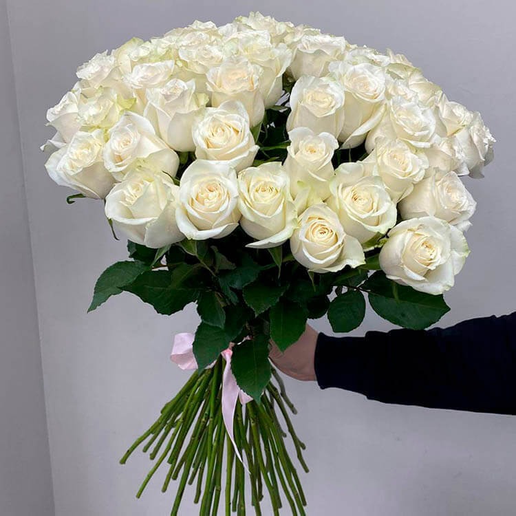 Букет из 35 белых роз 70 см - заказать и купить за 6 280 ₽ с доставкой ...