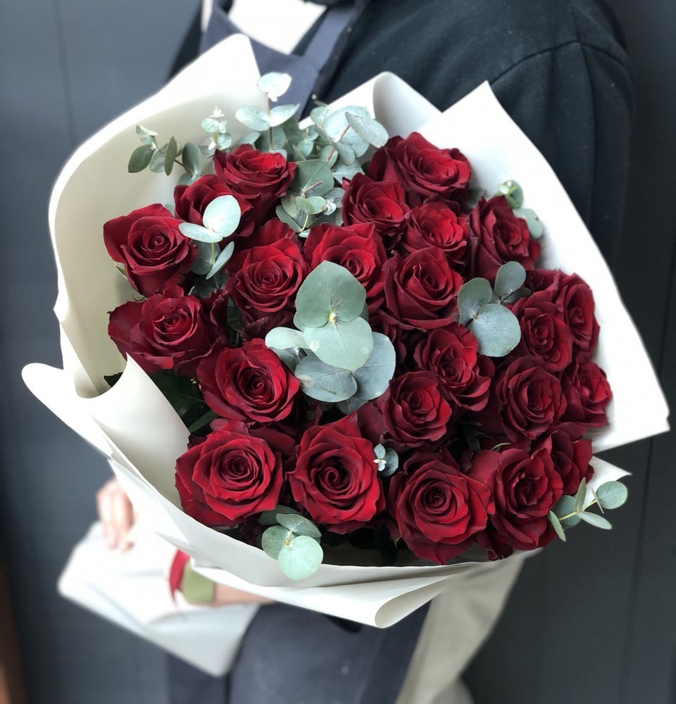 Bouquet of 25 roses with eucalyptus "Ideal" - order and send for 54 ...