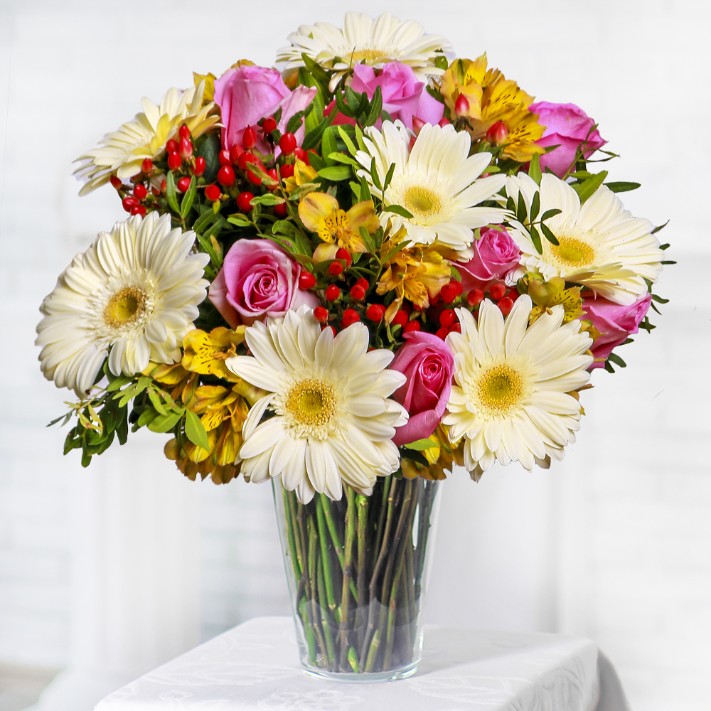 Bouquet 'Compliment: Roses, Gerberas and Alstroemerias' Flowers ...