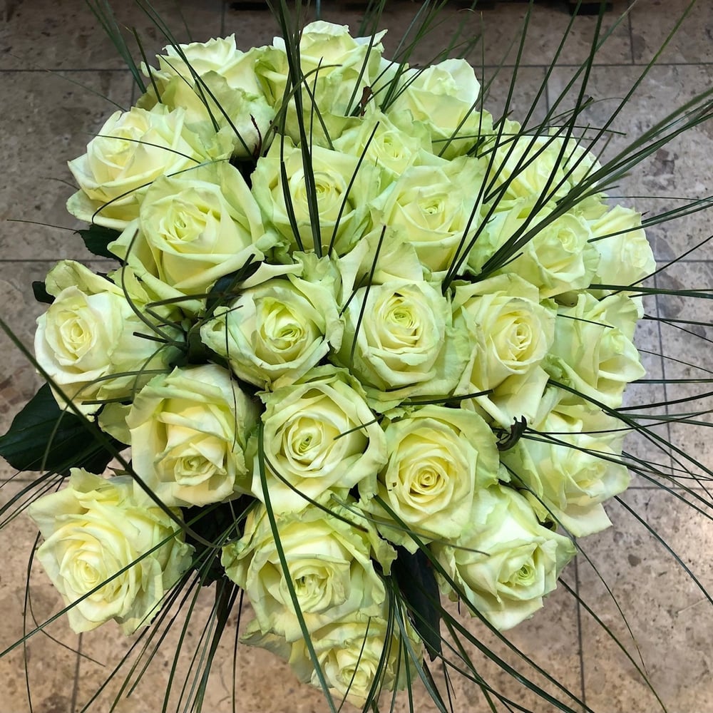 Bouquet 'Athena' - order and send for 58 $ with same day delivery ...