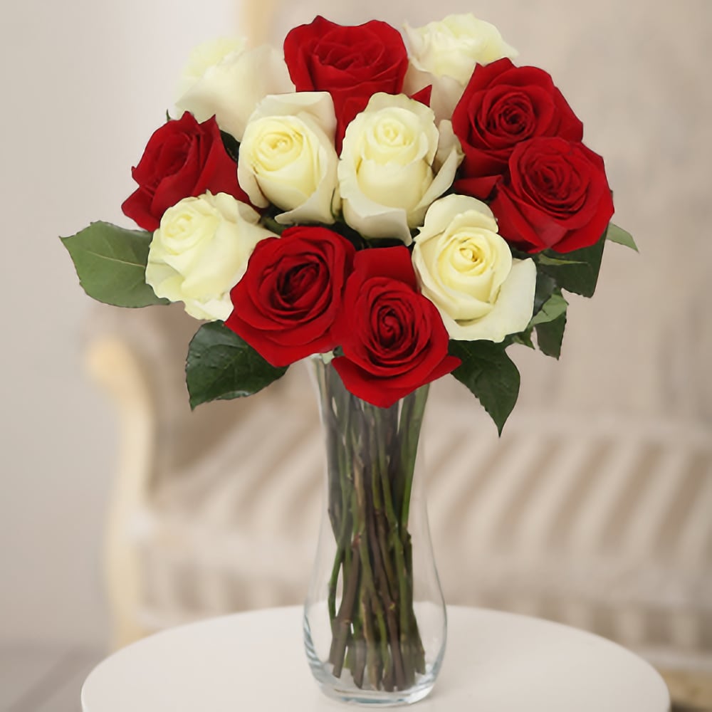 Bouquet 'One Dozen Red and White Roses' Flowers | Flower Delivery