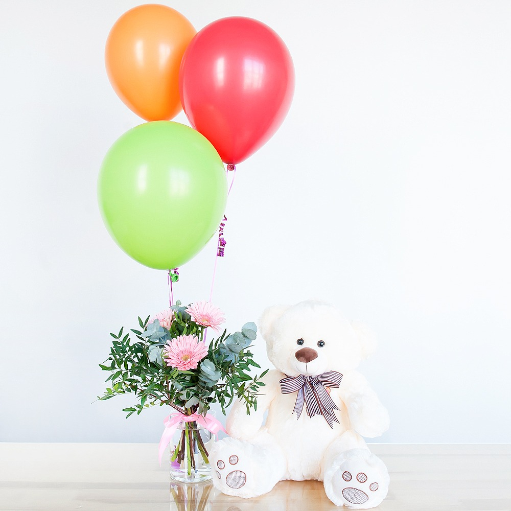 'Beautiful celebration' gift set Flowers | Flower Delivery